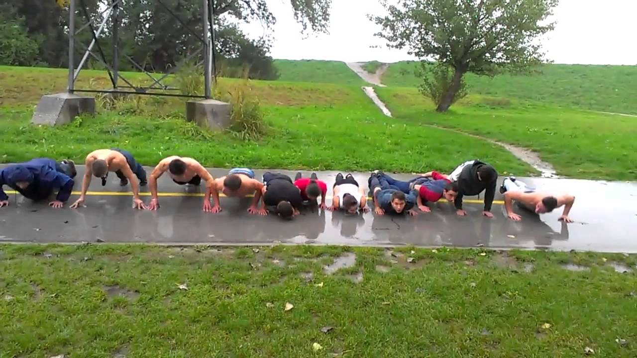 Push ups in the rain - YouTube
