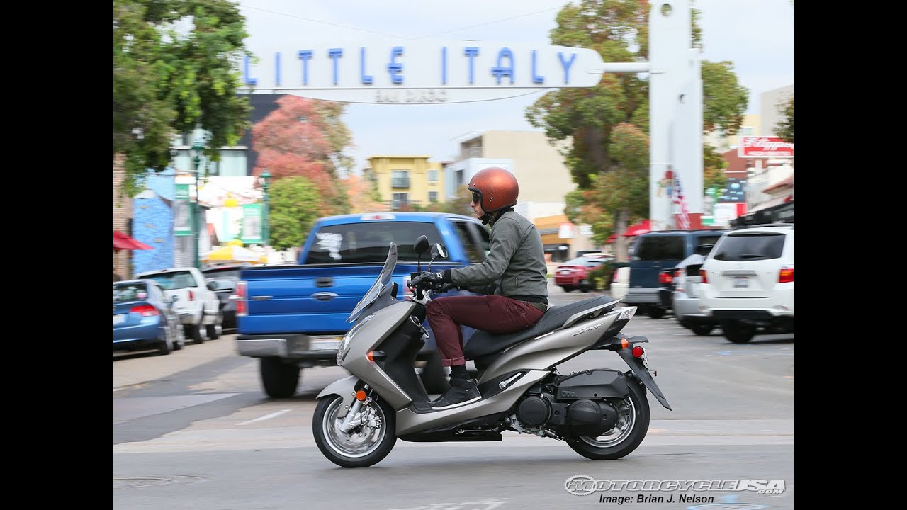 2015 Yamaha Smax Scooter First Ride - MotoUSA - YouTube