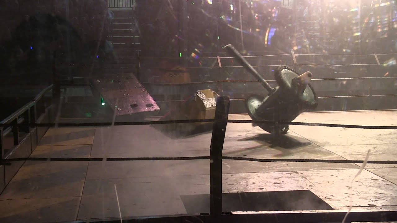 Robots Live Burgess Hill 2014 - Toxic 2 vs Weird mAlice vs The Saint ...