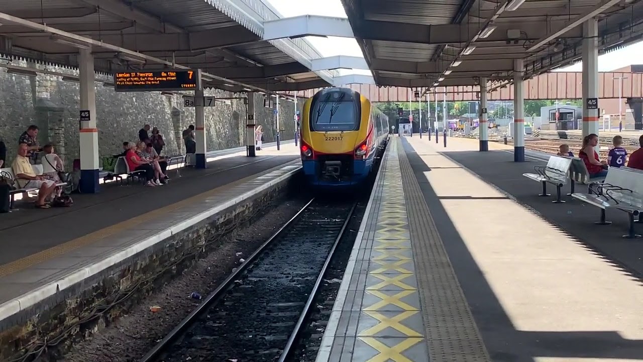 EMR InterCity 222017 At Sheffield From Sheffield To London ST Pancras ...