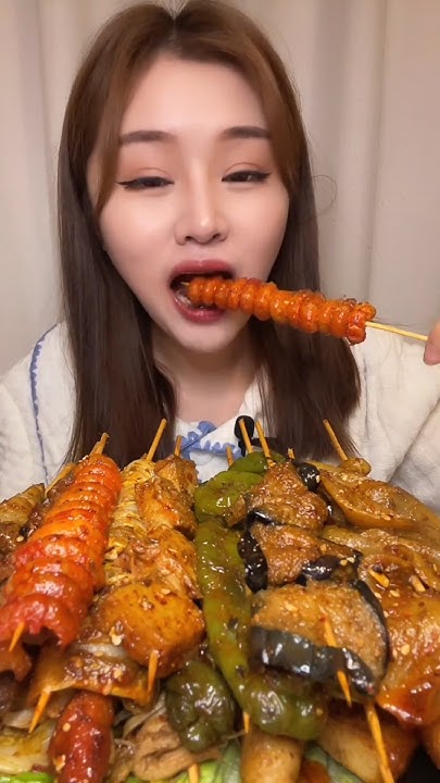 宝子们~你们现在所在的城市天气变冷了 嘛?我这还穿着短袖~29°C~26°C #灌汤包 #粉耗子 #老妈蹄花 - YouTube