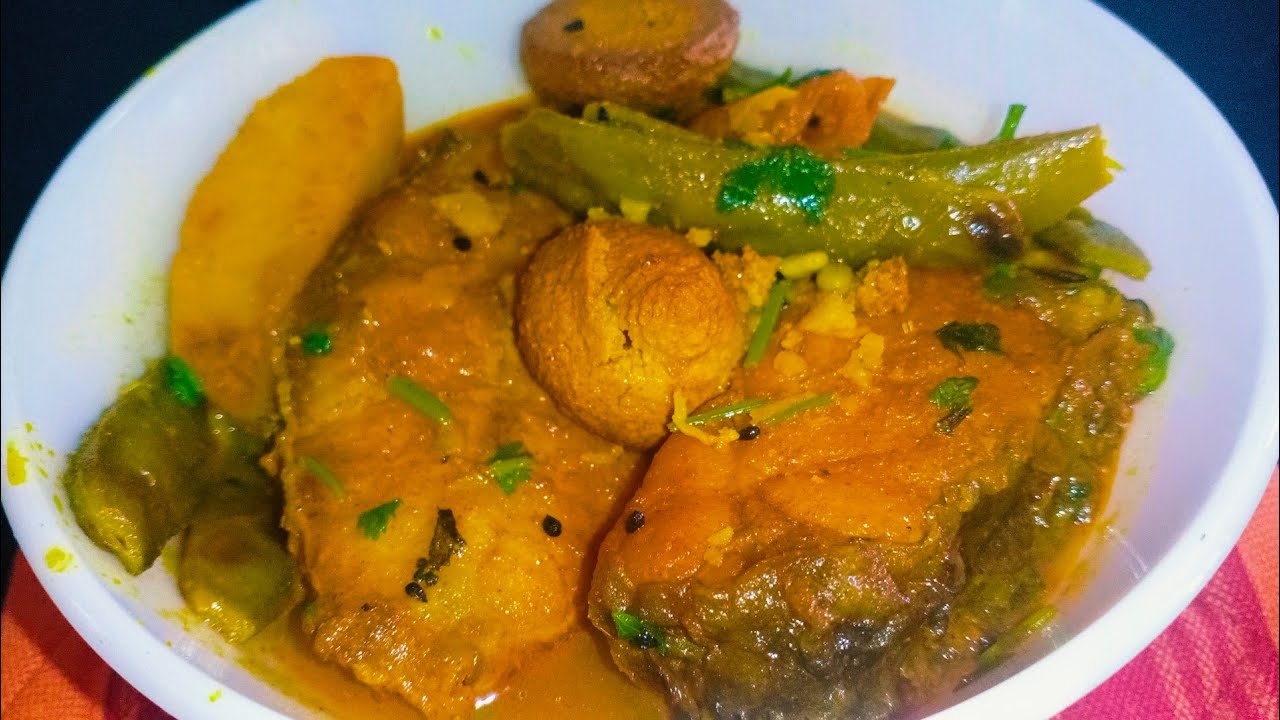 Shim Aloo Diye Rui Macher Jhol Recipe In Bengali/Rohu Fish Curry With ...