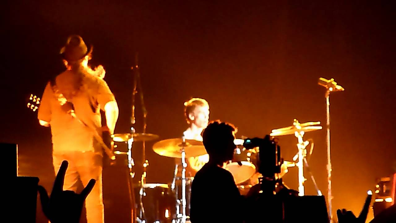 Soundgarden - Rusty Cage @ Live Sonisphere Madrid 2012 - YouTube