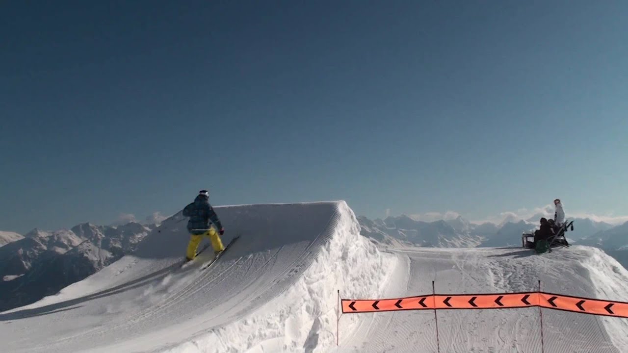 Flat spin ski - YouTube