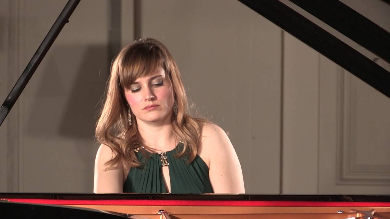 Amy E. Gustafson plays Debussy: Preludes, Livre II, X. Canope - YouTube