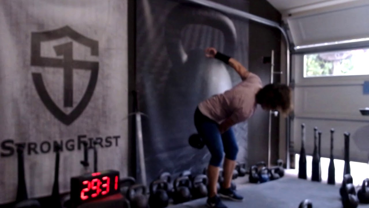 Tracy Reifkind Kettlebell Snatch 14kg 75R/85L - YouTube