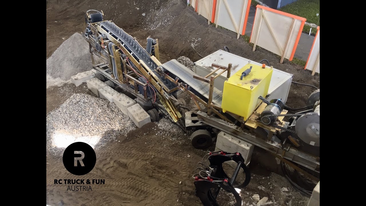 RC Truck Fun! RC Steinbrecher I Amazing Stone Crusher Close up - YouTube
