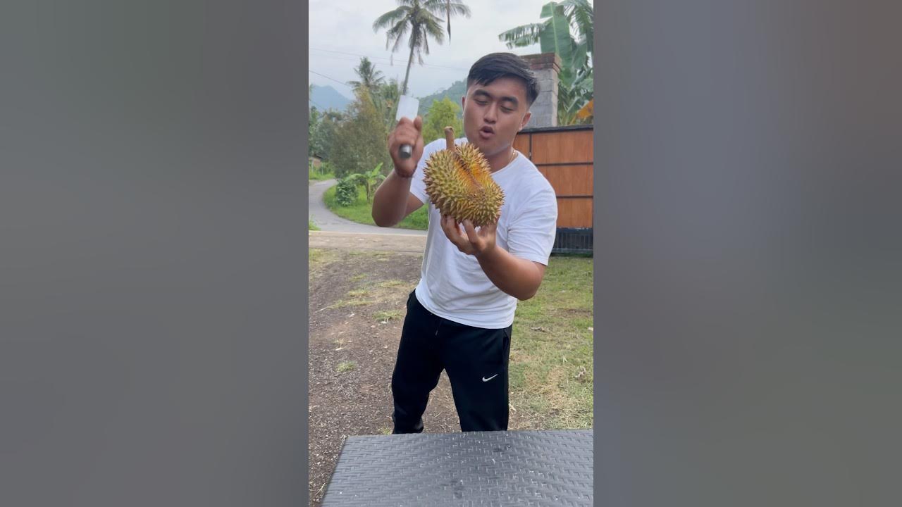 Durian montong beratnya 1 kilo #doniartawan - YouTube