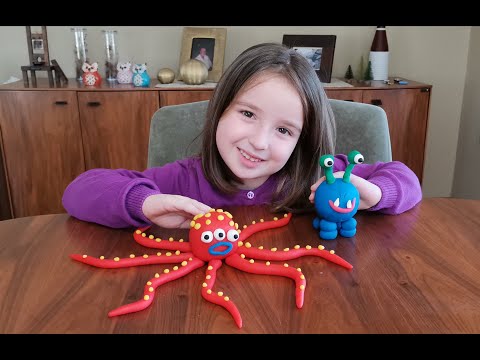 Oyun hamurundan komik uzaylı hayvanlar yaptık, we made funny alien animals from play dough with Ezgi