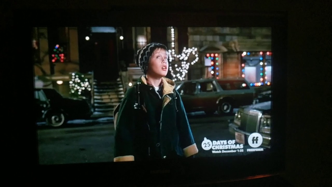 Home alone 2 Lost in New York Christmas star and setting the traps ...