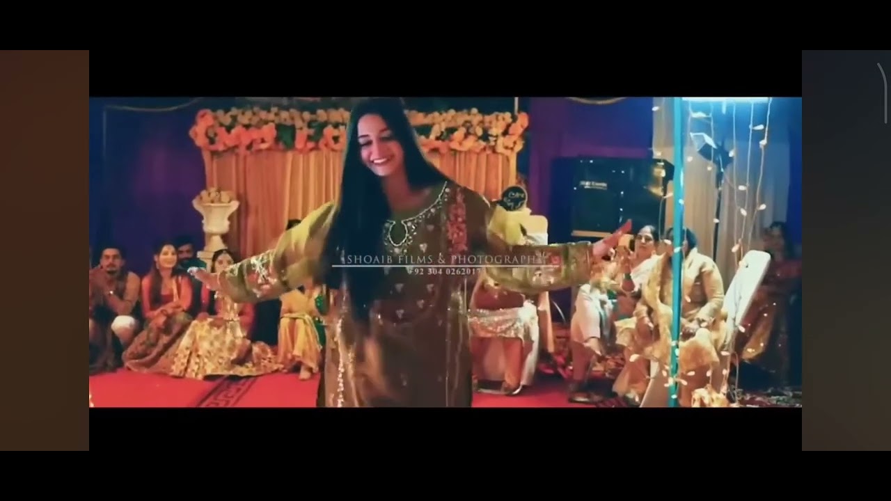 Pakistani girls dance in the weeding function - YouTube
