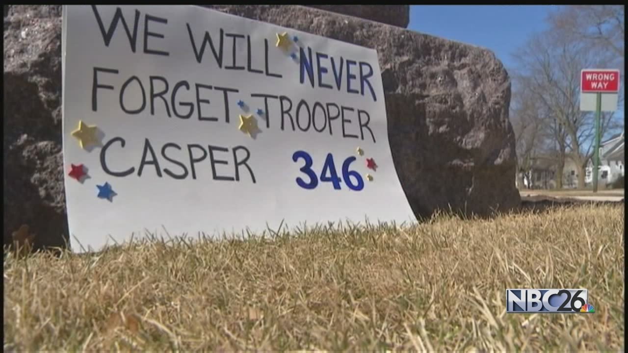 Hundreds Come to Say Goodbye to Trooper Casper - YouTube