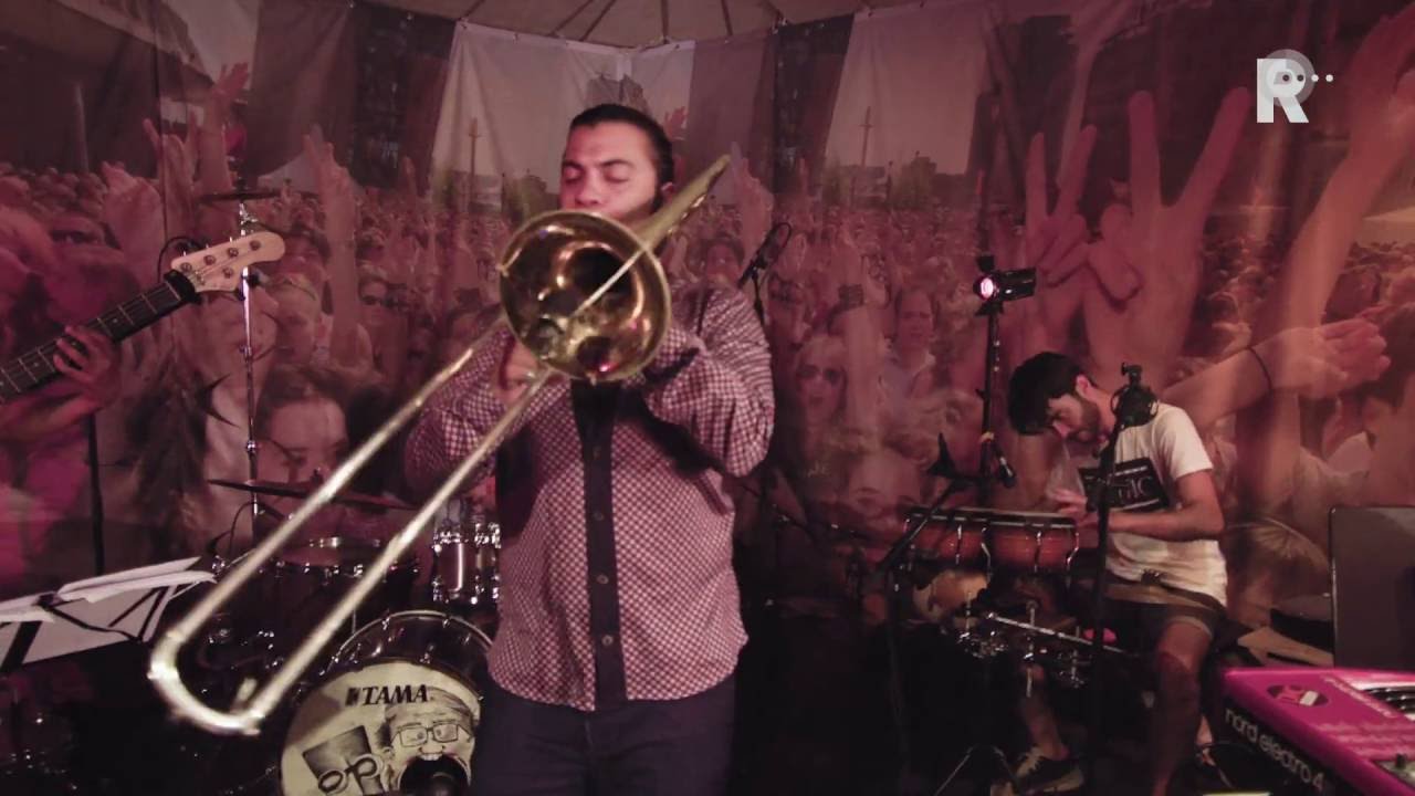 Efe Erdem - Spring Spin - Live uit Lloyd - YouTube