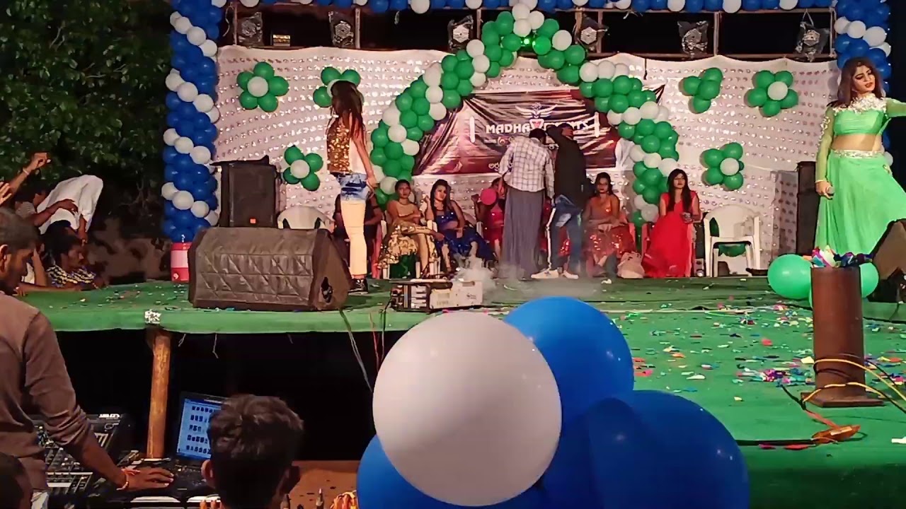 Telugu Stage Dance by Okka Magaadu Seethaiah Movie - YouTube