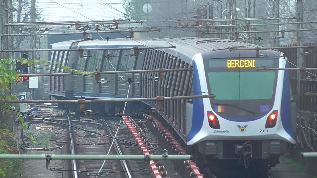 Metrouri CAF în rulaj pe linia de la suprafața din Berceni / Bucharest ...