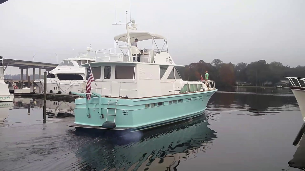 "Changes" 1972 55' Chris Craft Commander departing Jacksonville - YouTube