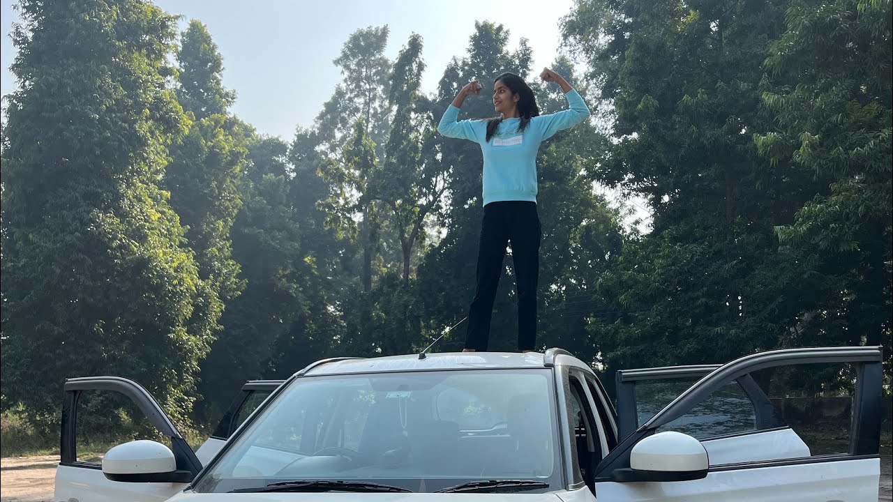 Girl driving car 😱Chote bhai ne mujhe car sekha ke mujhe meri aukat ...