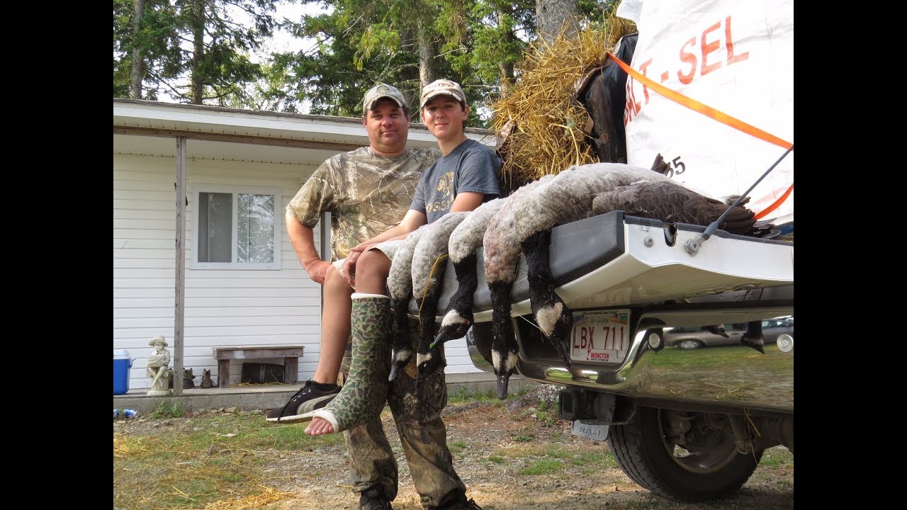 Goose hunting with a broken leg - YouTube