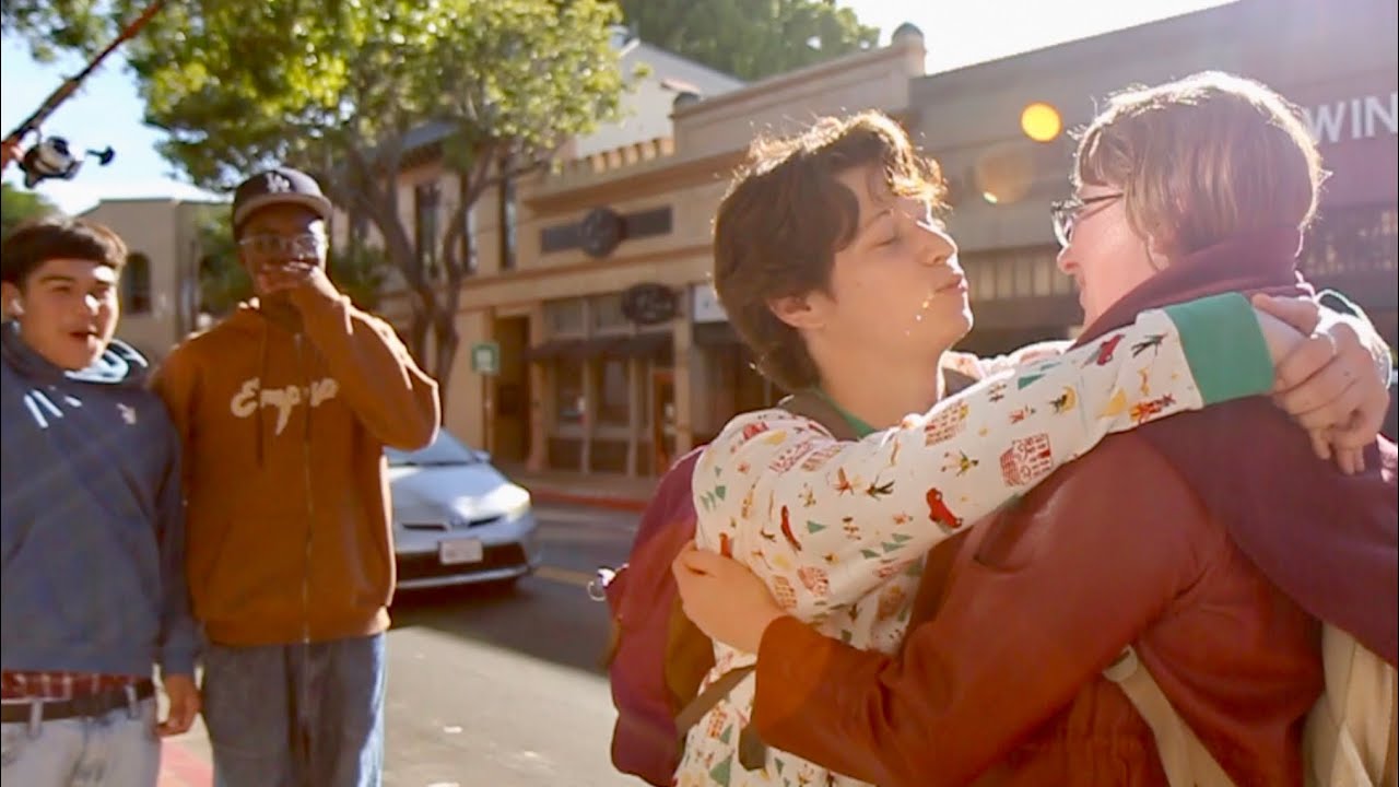 Kissing Strangers Under the Mistletoe - YouTube