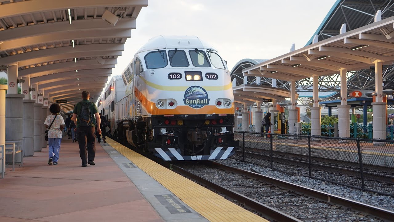 Train Action in Orlando: Sunrail Commuter Rail - YouTube