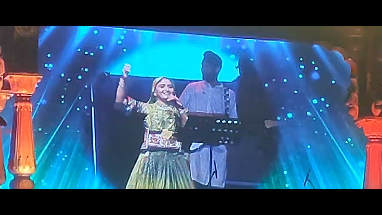 Geeta bahan singer - YouTube