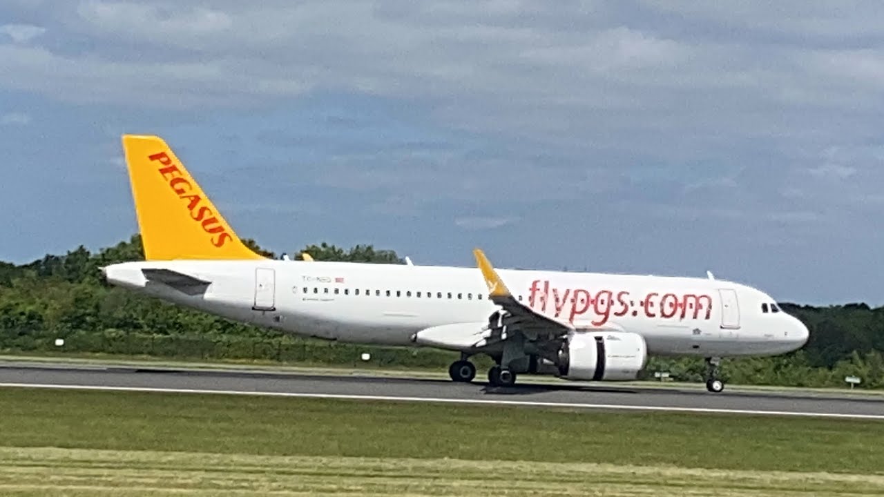 Pegasus Airbus A320 landing with ATC audio at Manchester Airport - YouTube