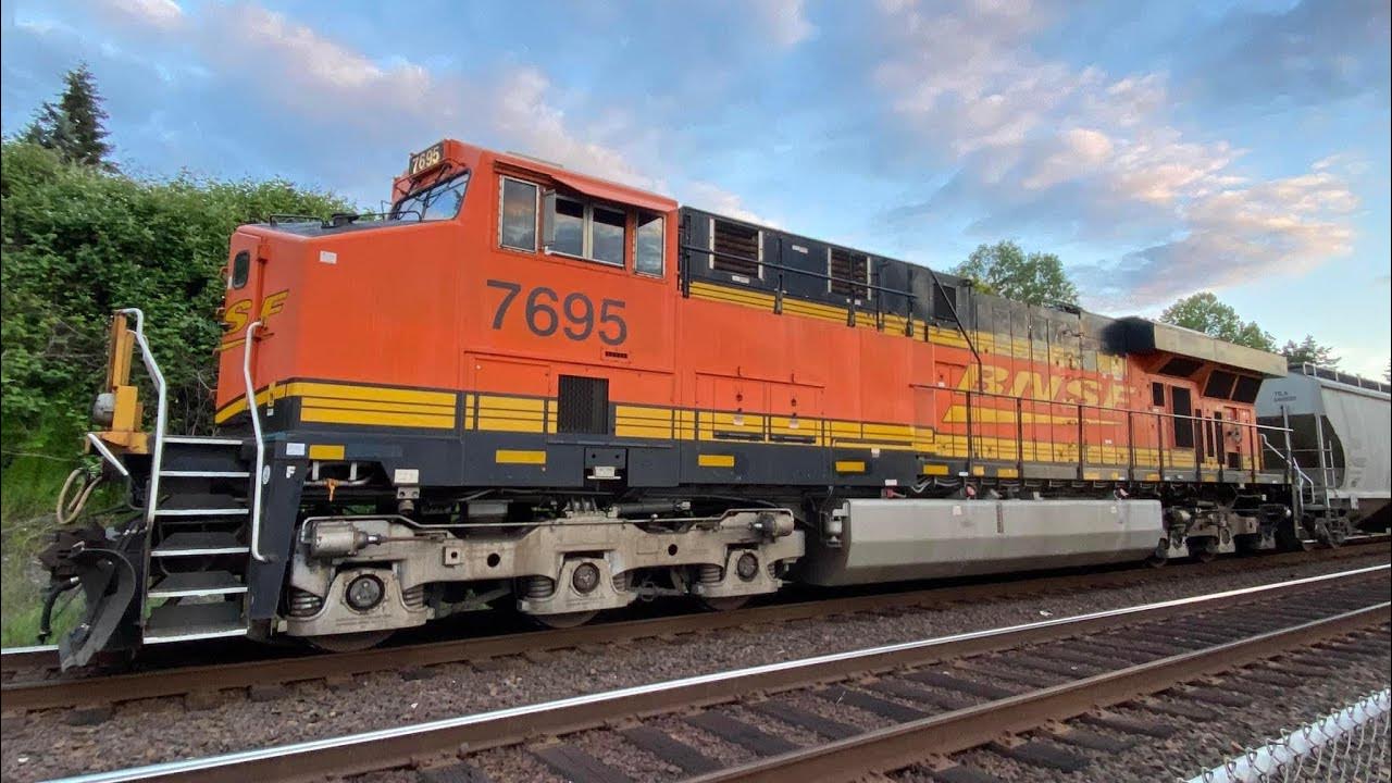 Walk Tour of BNSF 7695 Mixed Freight Train Golden Swoosh Leader at the Steilacoom Ferry Terminal ...