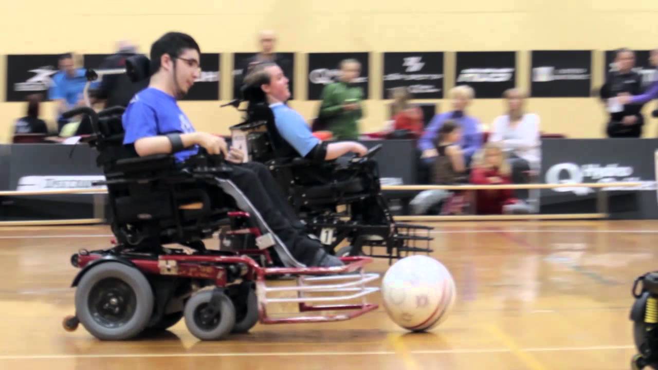 Powerchair soccer - Parasports Québec - YouTube