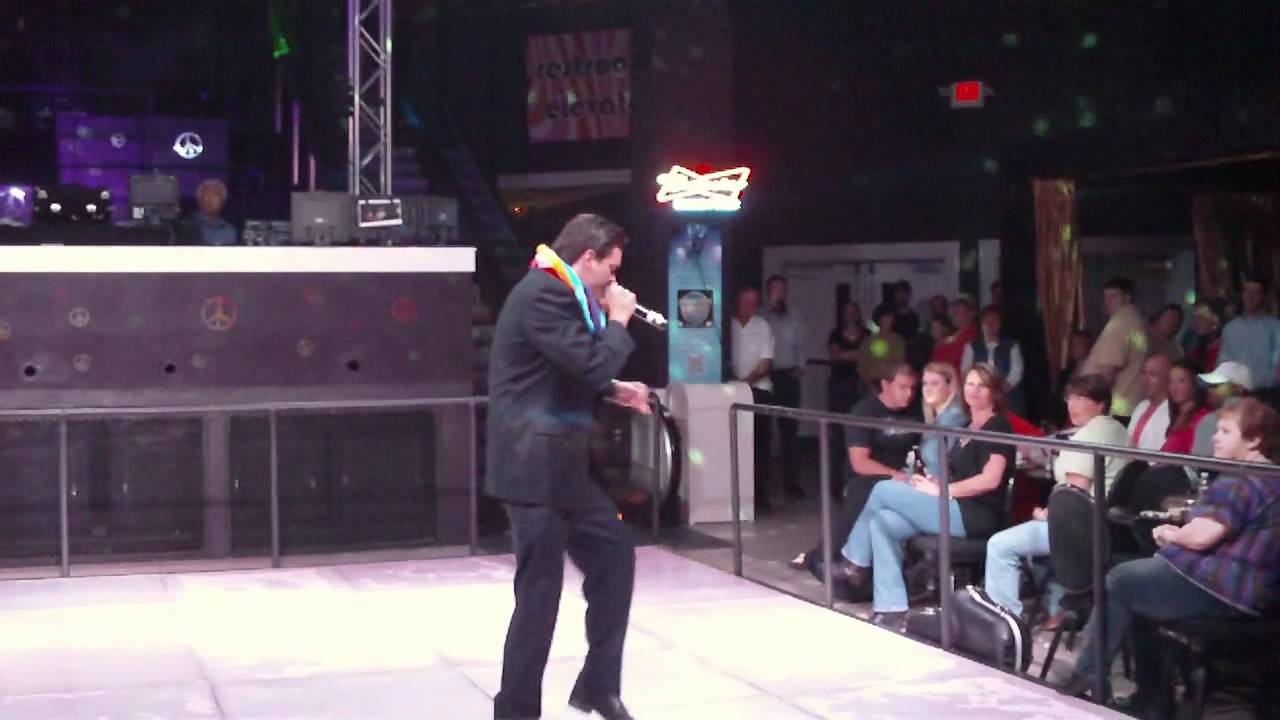 Greg Weldon 'Sweet Caroline' Hollywood Top Voice.MOV - YouTube