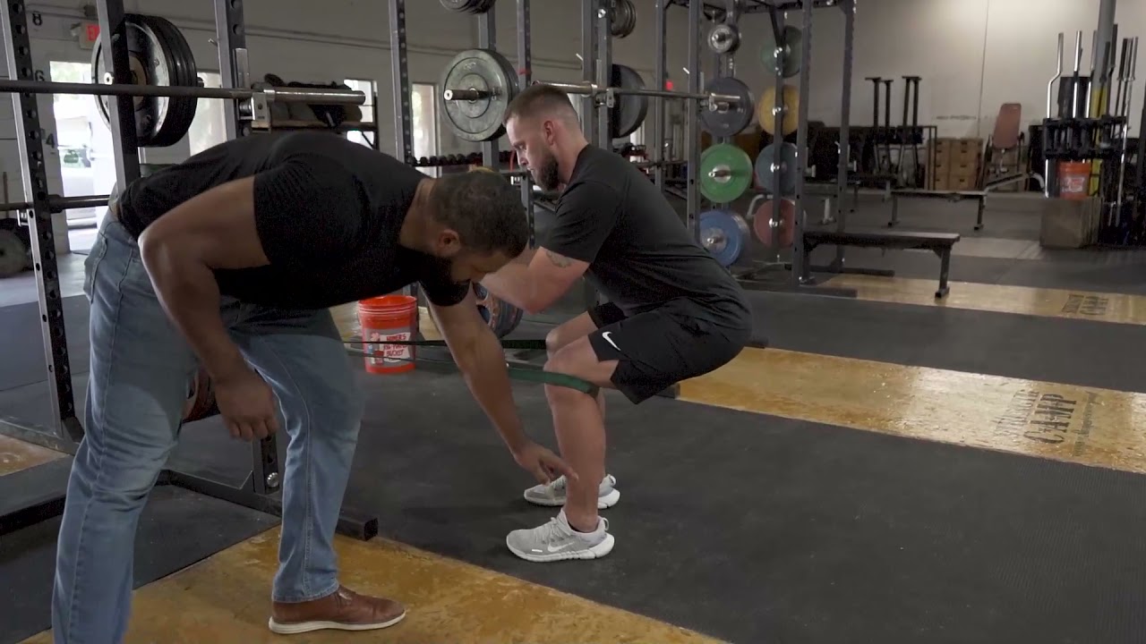 3 Exercises to Help Jumpers Knee - YouTube