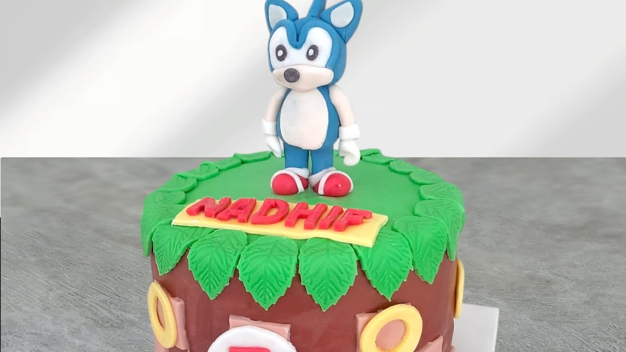 VLOG TONITE:SONIC THE HEDGEHOG THEMED CAKE FONDANT FIGURINE - YouTube