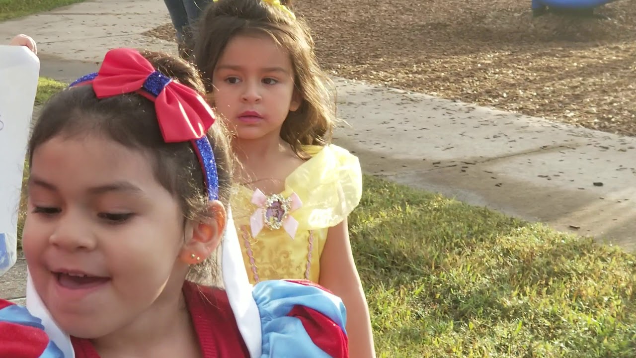 Pyburn elementary Halloween 2018 - YouTube