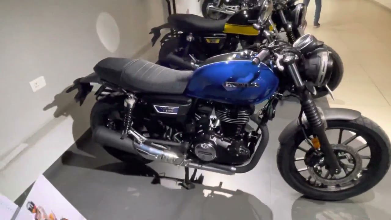 Honda CB350 RS Blue | A quick look - YouTube