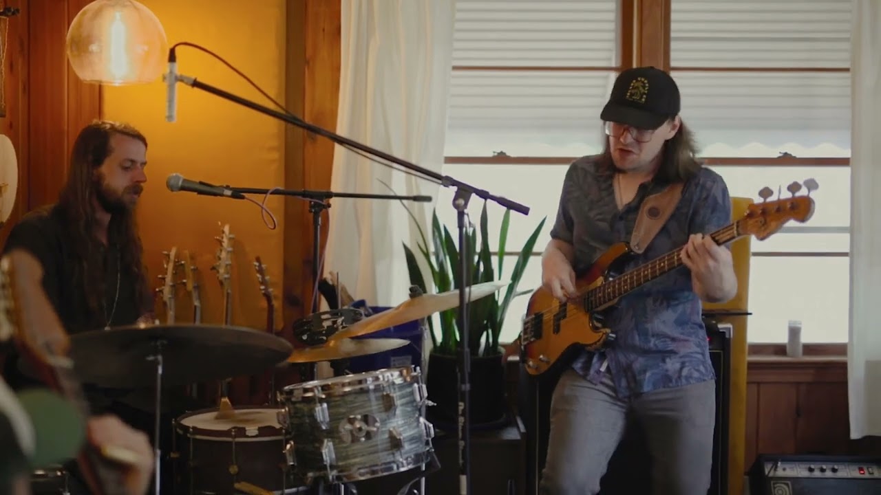 Sam Burchfield "It Feels Alright" (Official Performance Video) - YouTube