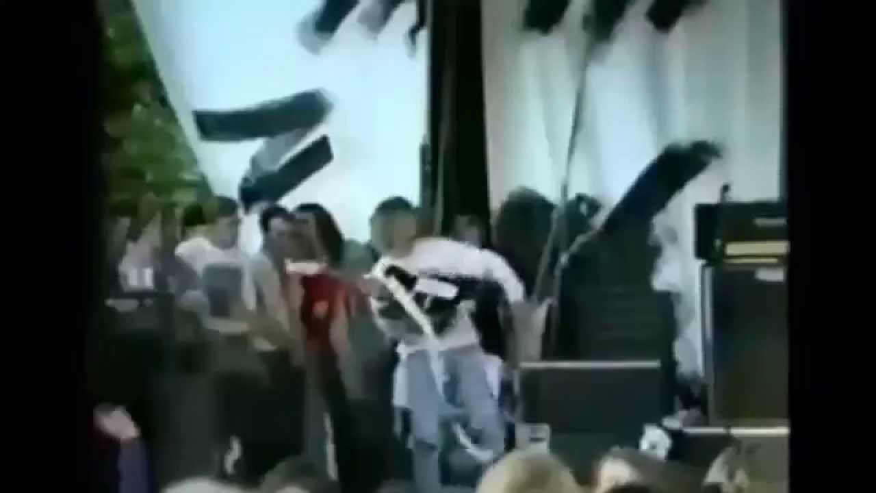 Kurt Cobain and Nirvana Instrument Destruction - YouTube