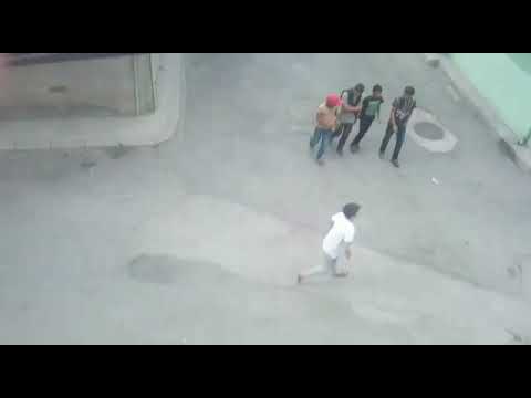 Suriyelilere para atan adam şakası (alıp kaçtılar)