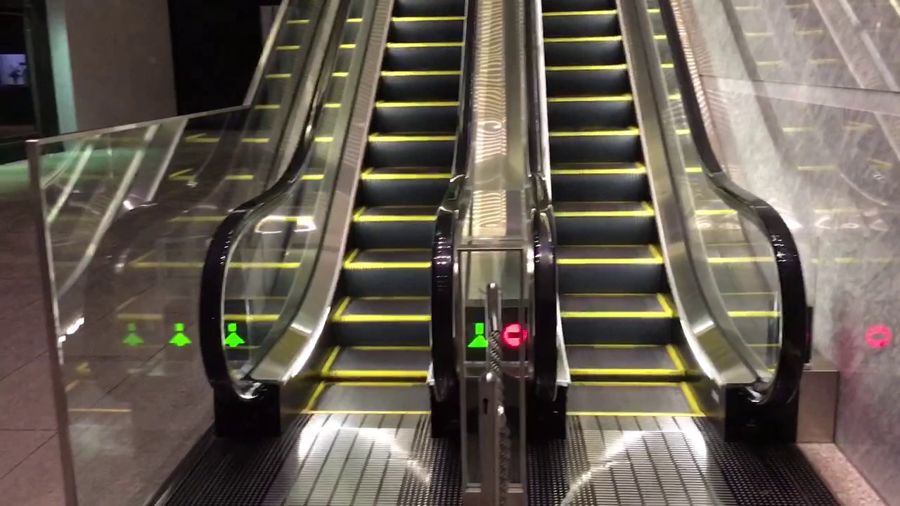 Escalator 3 (Tokyo Japan) エスカレーター3(東京) Sightseeing in Japan. Japanese ...