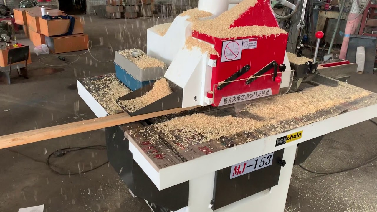 Woodworking Auto single circular rip saw machine - YouTube