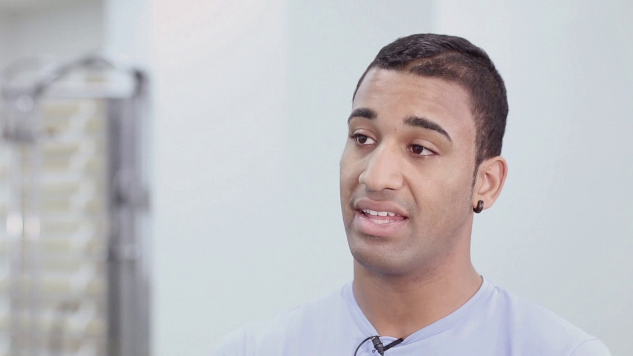 TESTIMONIO | Robert Tora (Barcelona) - ISAF - YouTube