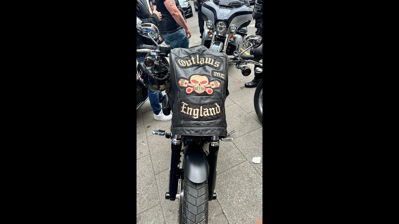 Outlaws MC Hud 1 %er final ride - YouTube