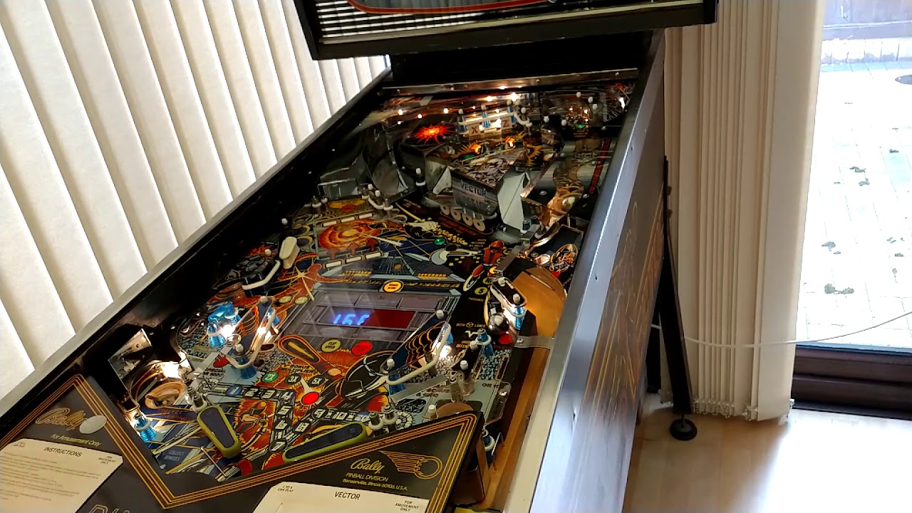 Vector pinball - YouTube