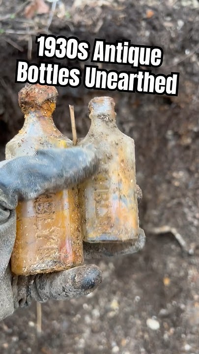 1930s Antique Bottle Unearthed 🔥 #shorts #mudlarking #archaeology #vintage #treasurehunting ...