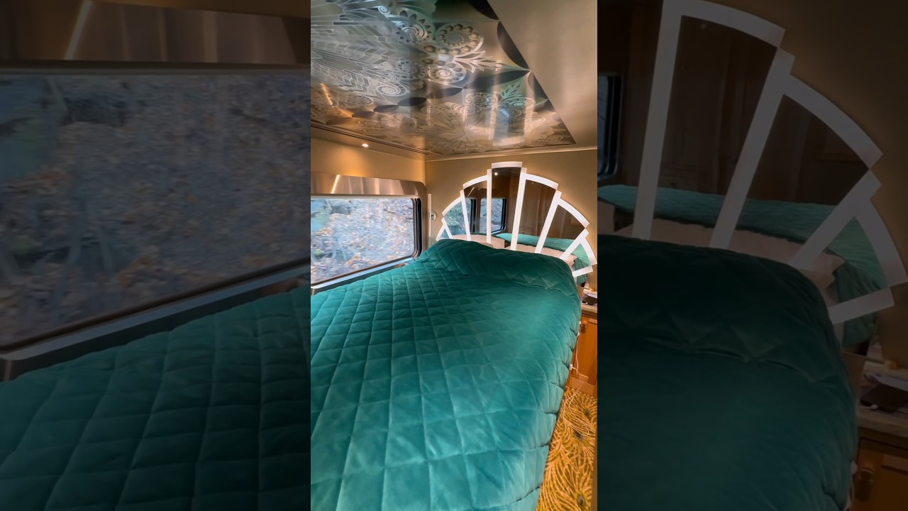 Look at these Luxurious PRIVATE train cars in America 😳 - YouTube