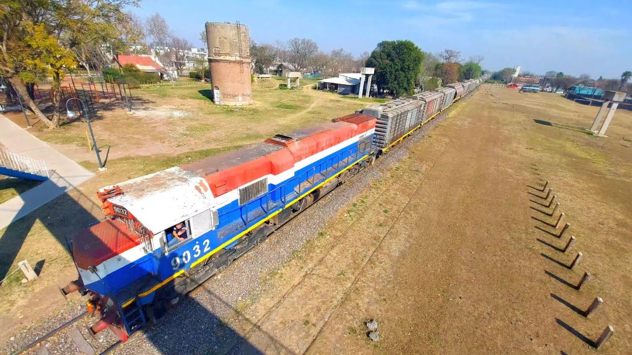 [4K] Tren cargado de NCA con la EMD GT-22CW 9032 pasando por Marcos Juárez!!!!!! - YouTube