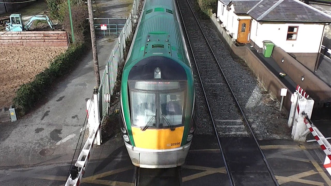 IE 22000 Class ICR Train number 22256 - Ashtown Station, Dublin - YouTube