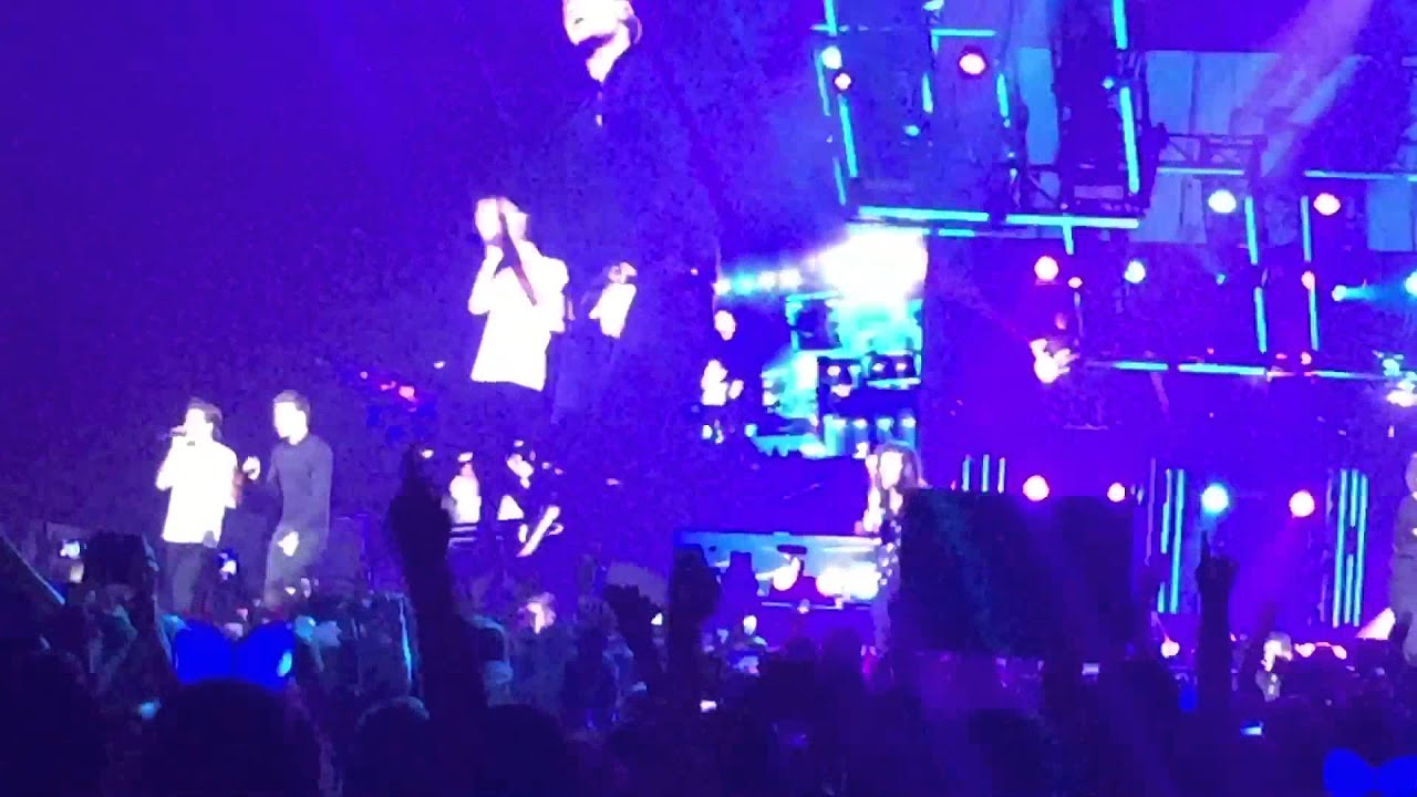 One Direction - What Makes You Beautiful (Live OTRA Tour / London O2 ...