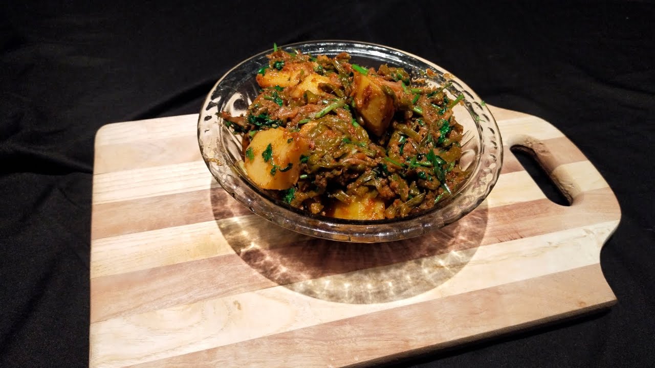 Aloo Mongray ki Sabzi /Radish Pods Vegetable/آلو مونگرے کی سبزی Recipe ...