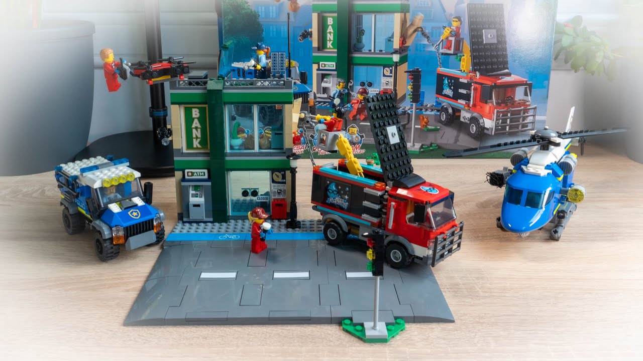 LEGO City 60317 | Police Chase at the Bank - YouTube