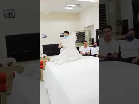 housekeeping traditional bed making - YouTube