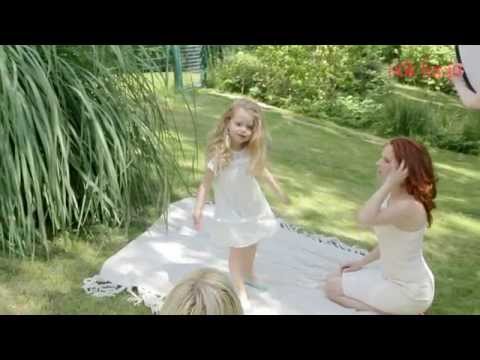 Címlapfotó - Dobó Kata és kislánya, Szofi